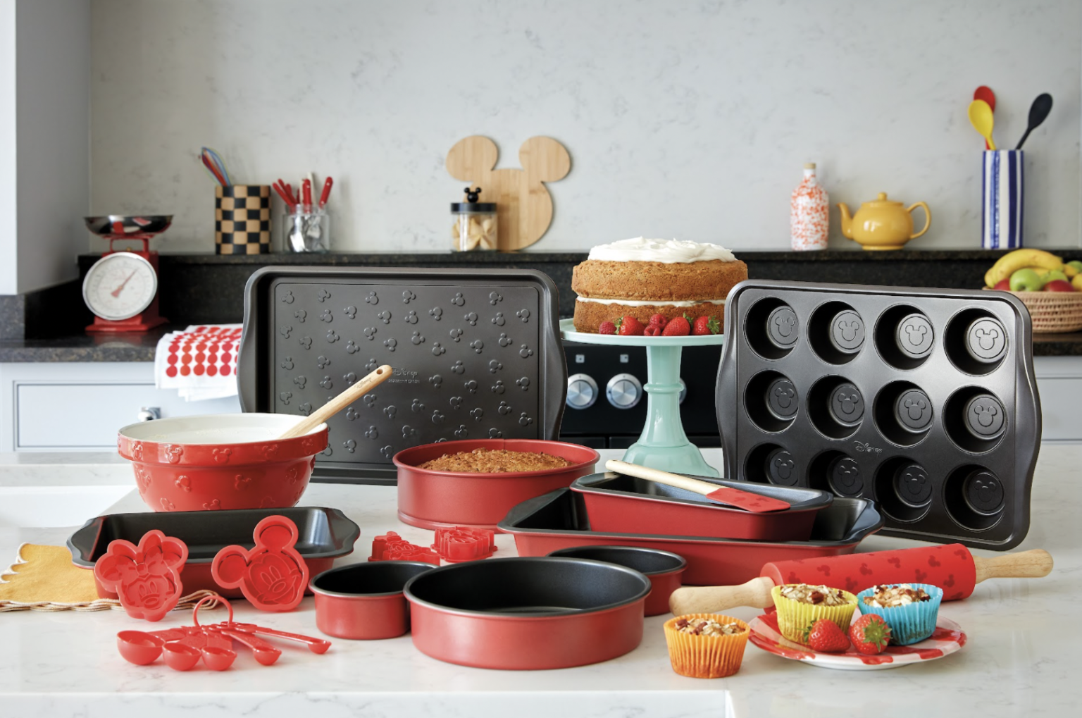 DISNEY HOME & PRESTIGE LAUNCH NEW MICKEY & FRIENDS INSPIRED BAKEWARE ...