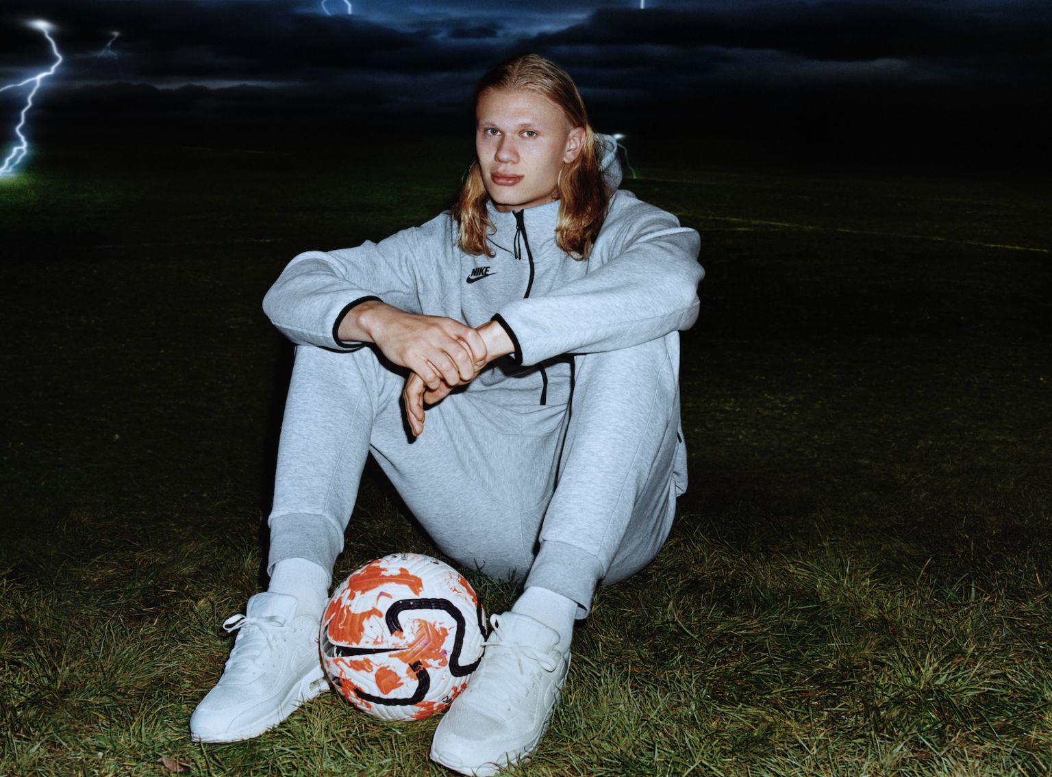 NIKE LAUNCH NEW TECH FLEECE APPAREL FEATURING WORLD-CLASS ATHLETES ...