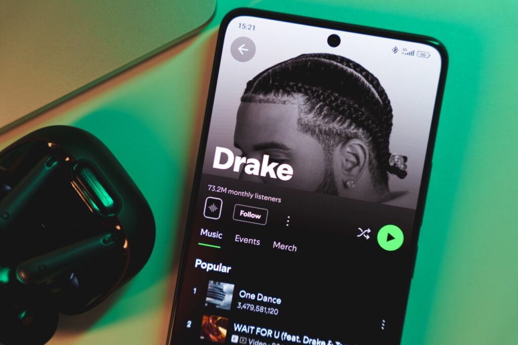 DOES DRAKE DESERVE THE HATE? - Entertainment