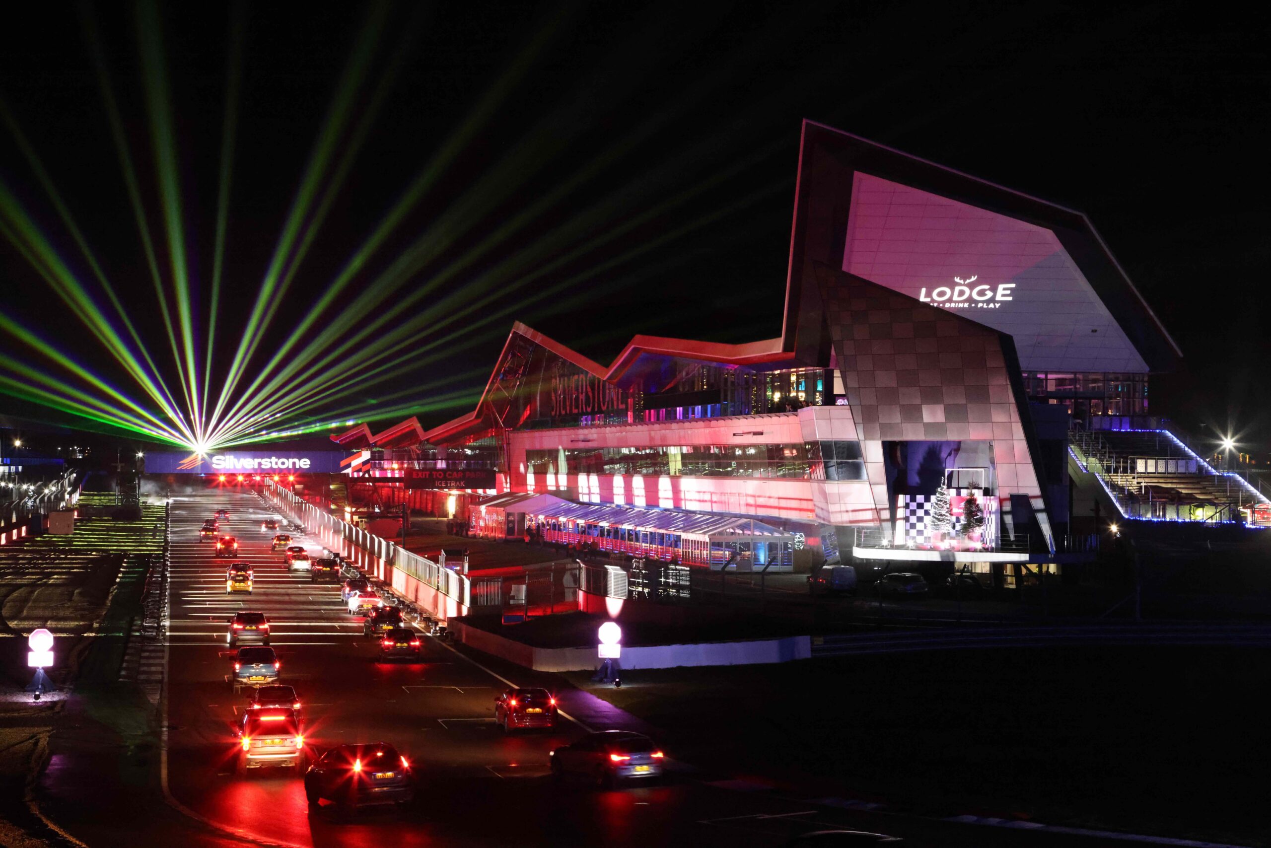 SILVERSTONE’S LAP OF LIGHTS RETURNS: A DAZZLING DRIVE THROUGH CHRISTMAS ...