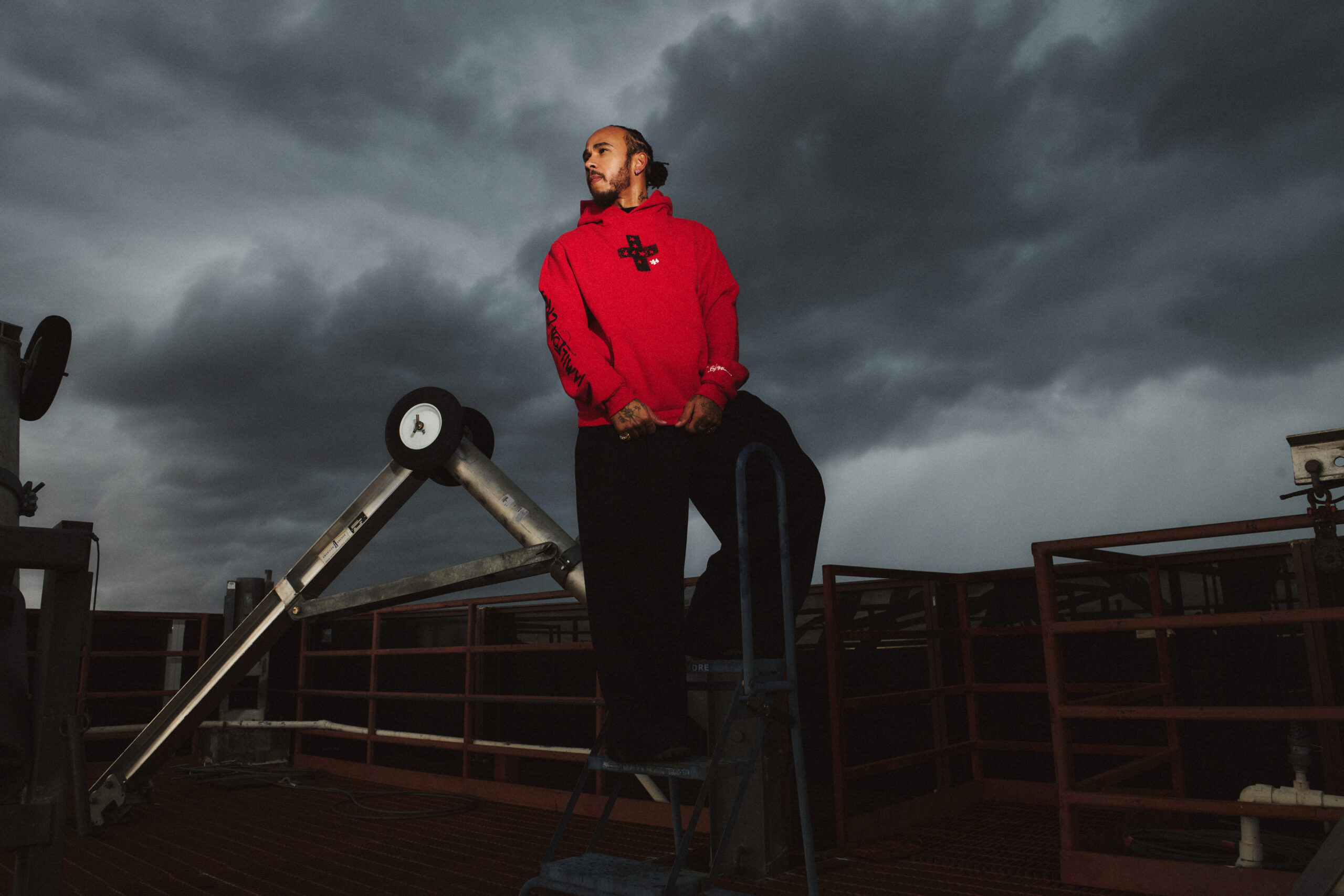 LEWIS HAMILTON UNVEILS PLUS44’S BOLD ‘VEGAS DAZE’ COLLECTION IN ...