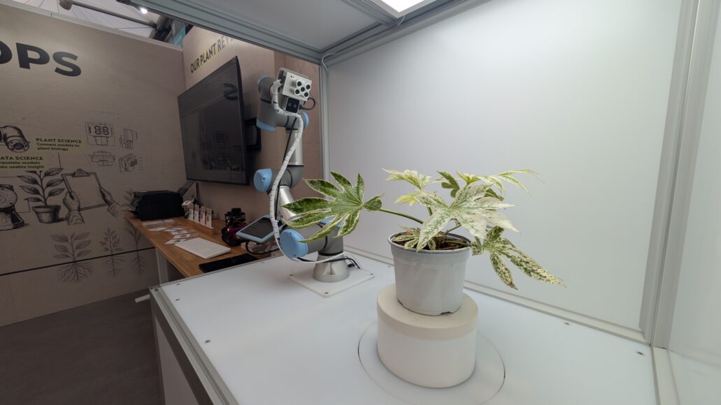 AI ROBOT GARDENER WINS SILVER GILT AT RHS CHELSEA FLOWER SHOW 2026 ...