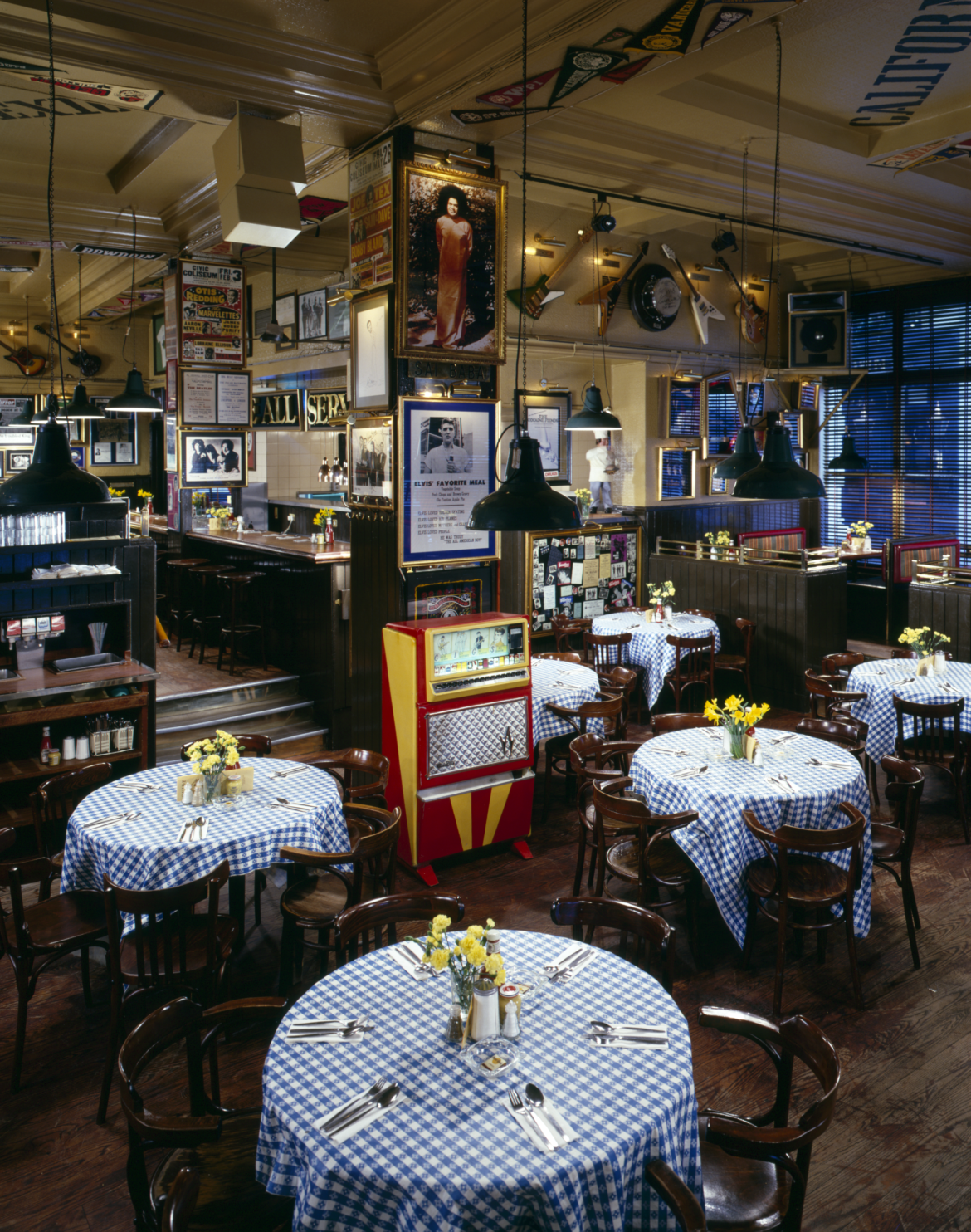 HARD ROCK CAFE LONDON CELEBRATES 55 YEARS WITH 55P LEGENDARY BURGERS ...