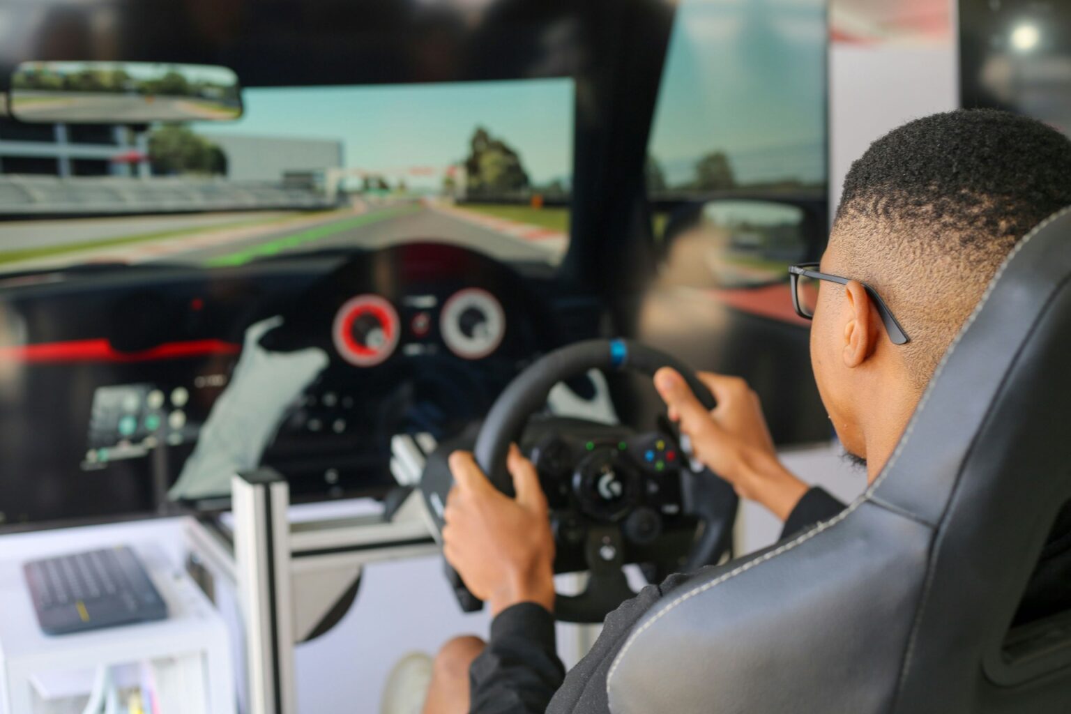 Think You’re Faster Than a Racing Driver? Prove It at Velo’s “Come Race ...
